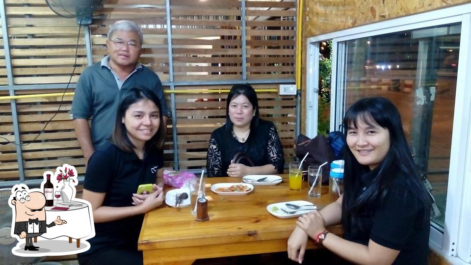 หลังป้าย อาหารเวียดนาม สี่แยกไฟแดงอำเภอพนมสารคาม Phanom Sarakham restaurant, Phanom Sarakham ...