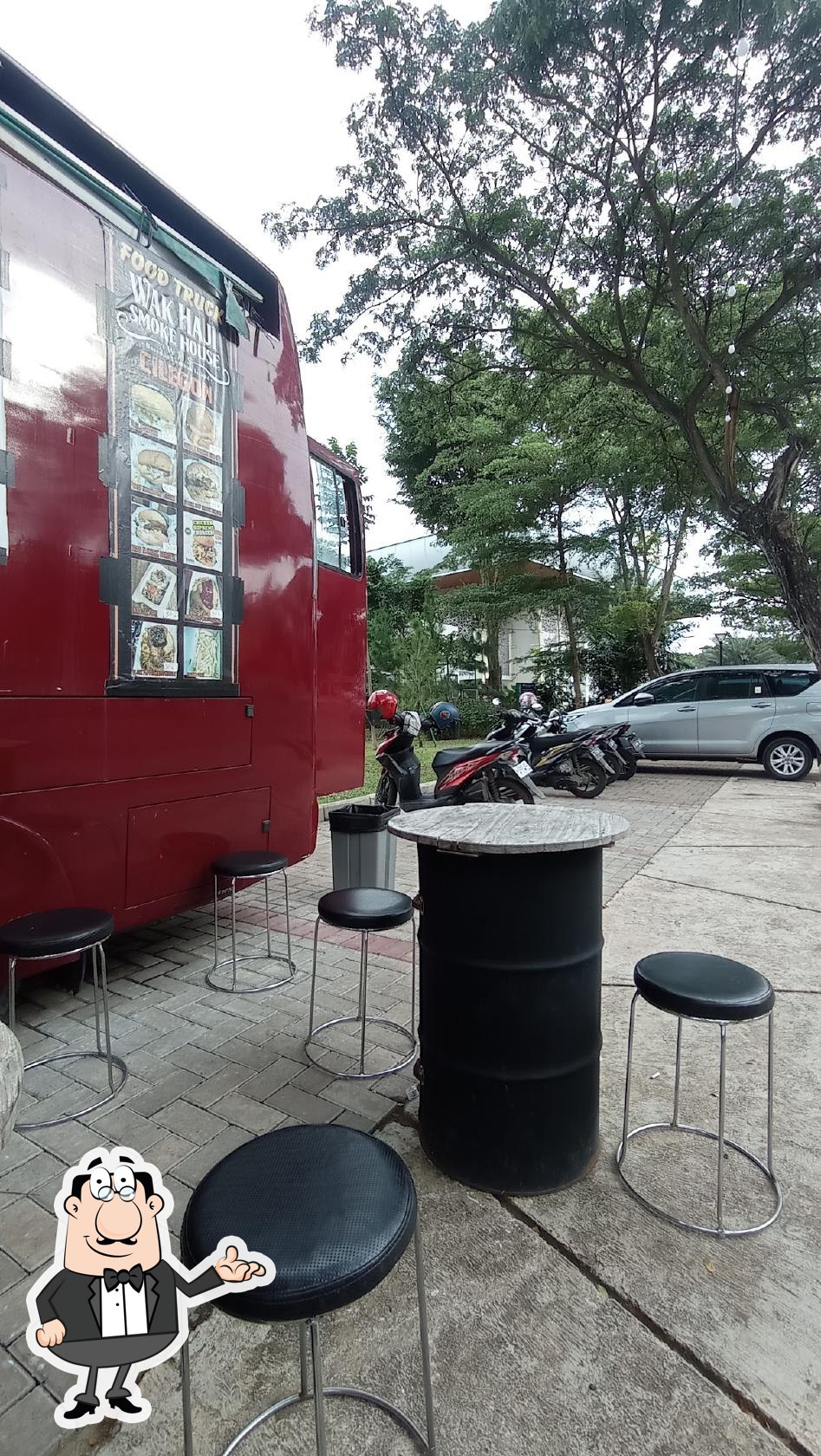 Food Truck Wak Haji Smoke House Citra Garden BMW restaurant, Toyomerto ...