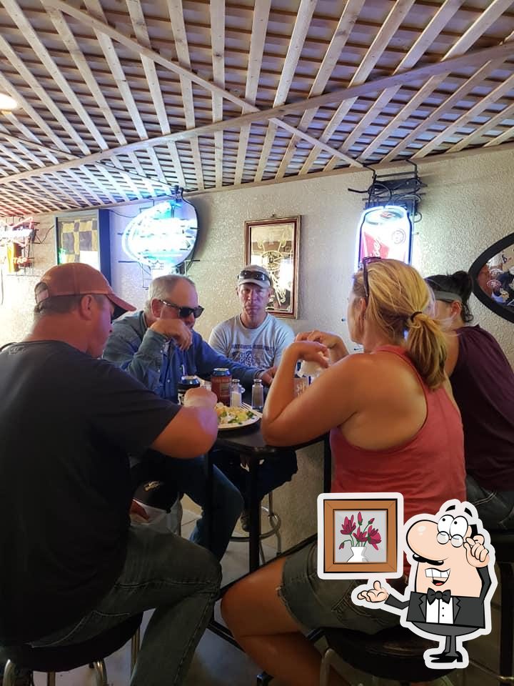 Moe's Bar and Grill in New Underwood - Restaurant reviews