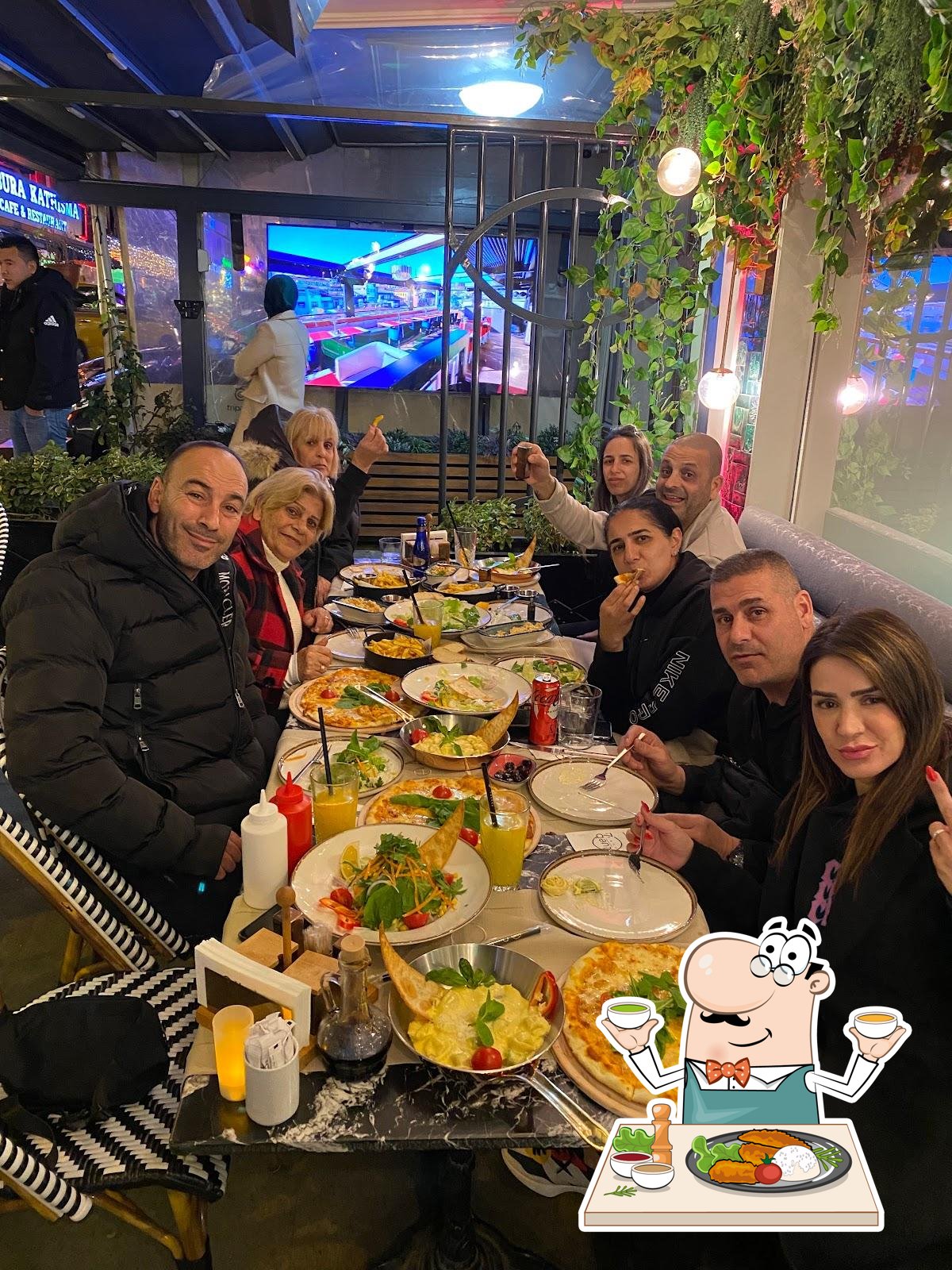 Pranzo Cafe - Hookah & Pizza & Burgers - Sultanahmet, Estambul ...