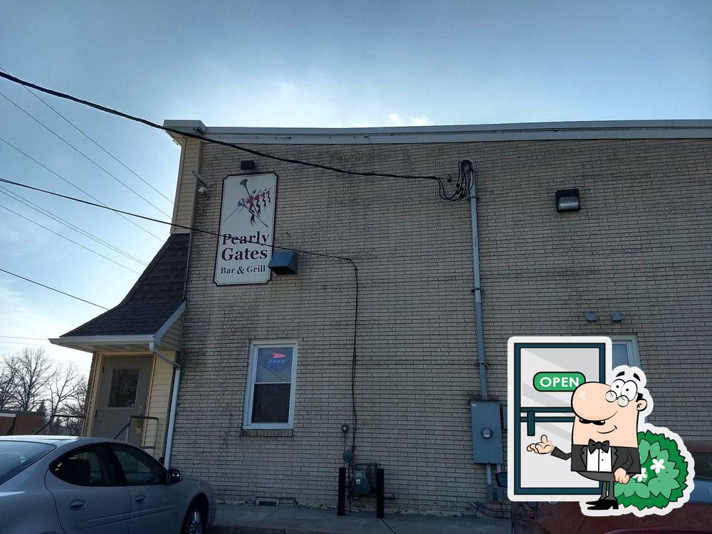 Pearly Gates Bar & Grill in Green Bay - Restaurant menu and reviews