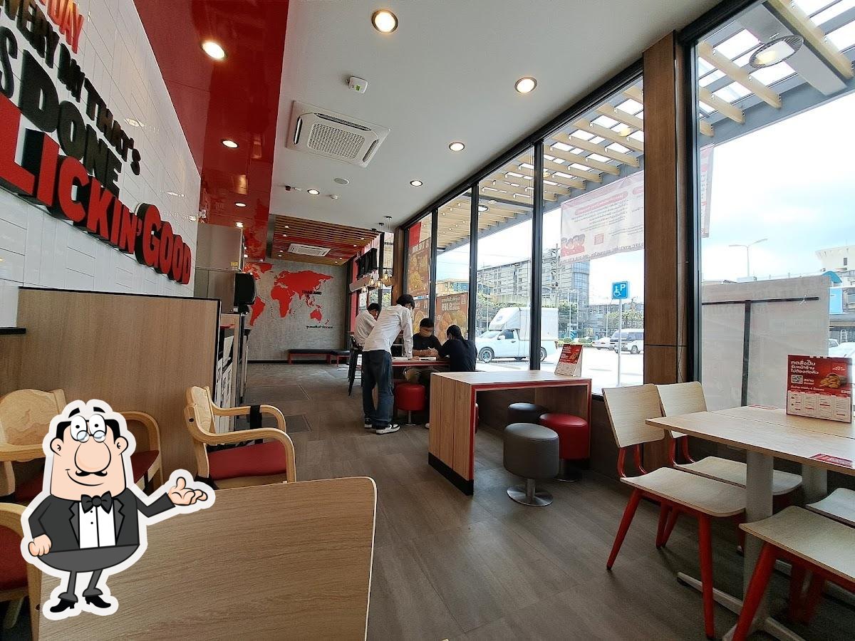 KFC PTT Station Rama 4 restaurant, Bangkok - Restaurant reviews