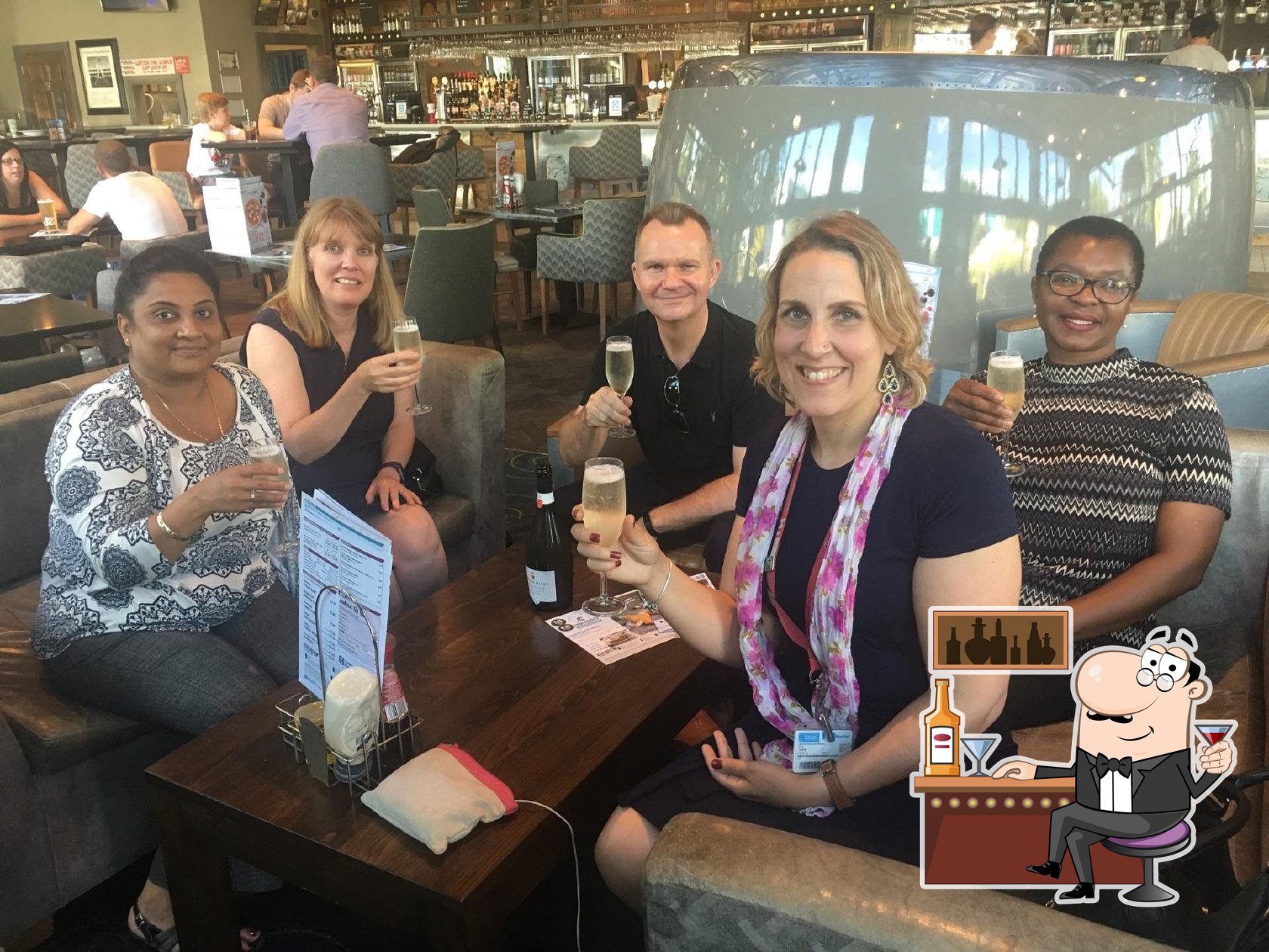 Harpsfield Hall - JD Wetherspoon, Hatfield - Restaurant menu, prices ...