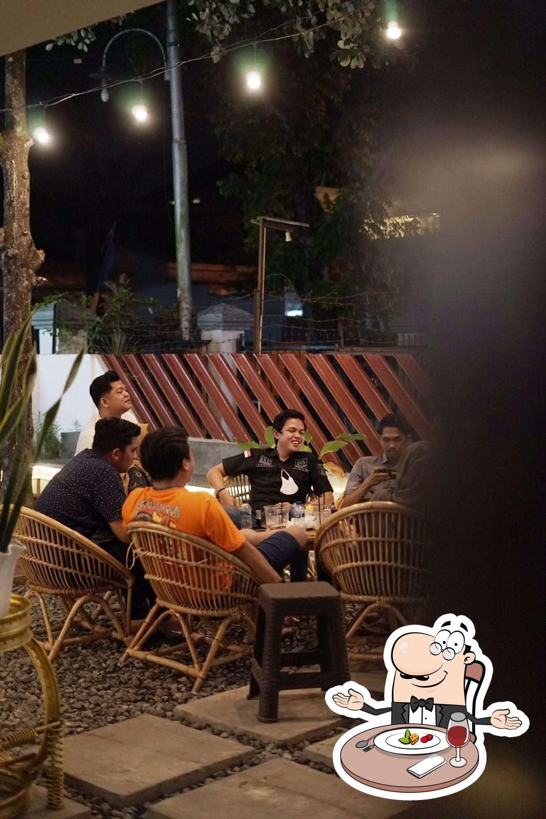 La Rise Coffee and Eatery cafe, Palembang - Restaurant reviews