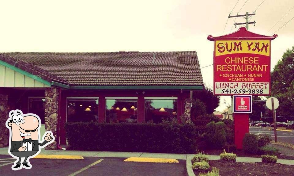 Sum Yan in Lebanon - Restaurant menu and reviews