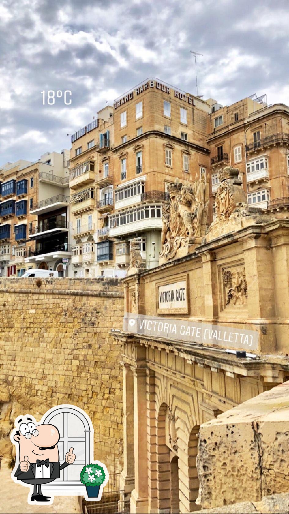 The Bridge Bar, Valletta - Restaurant reviews