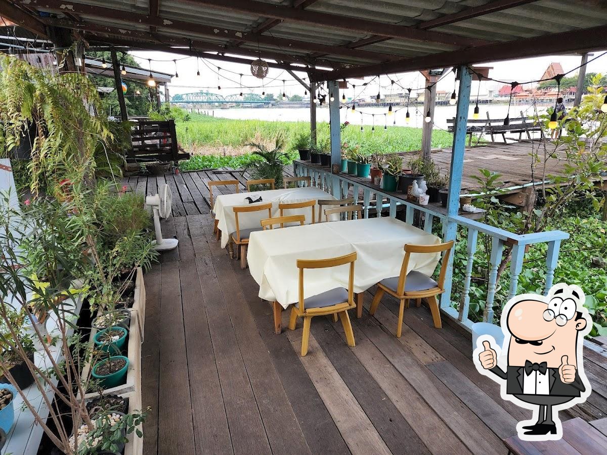 Captain Hook Riverfront Restaurant, Bang Khu Wat - Restaurant reviews
