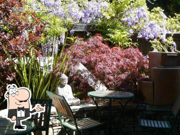 Cafe Bella in Redway