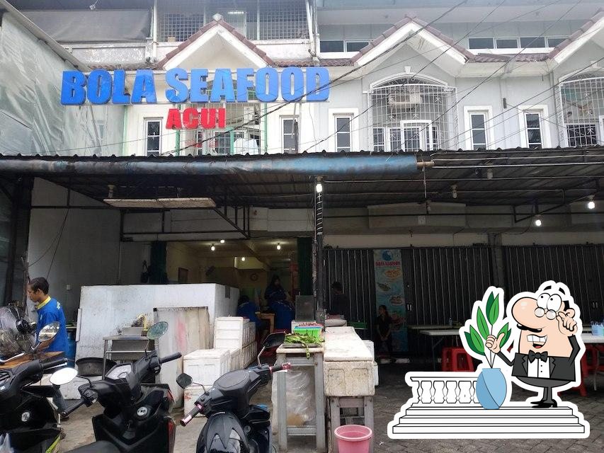 Bola Seafood Acui restaurant, Jakarta, Jl. Taman Palem Lestari Blok Cc-2 No.7A - Restaurant menu ...