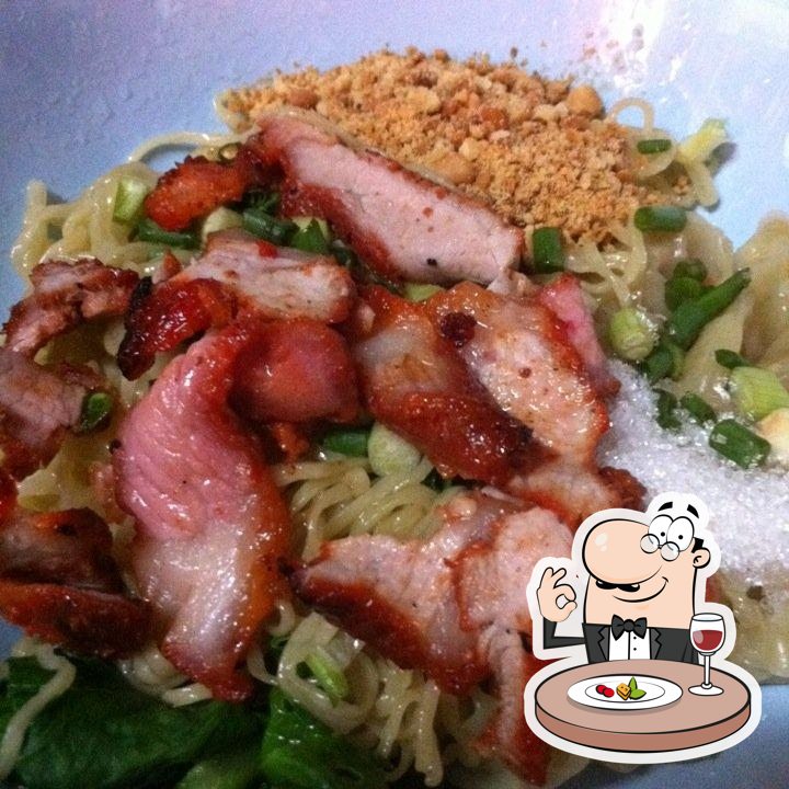 ร้านนู๊ดเดิ้ลแฟมมิลี่ restaurant, Tha Ruea