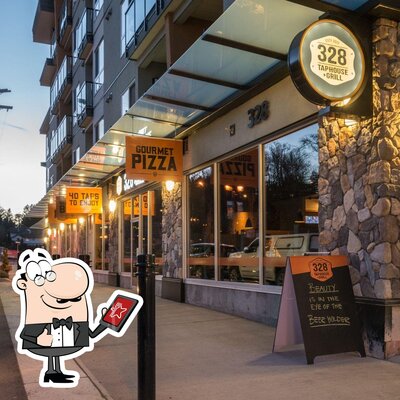 Sawmill Taphouse & Grill, Colwood - Restaurant menu, prices and reviews