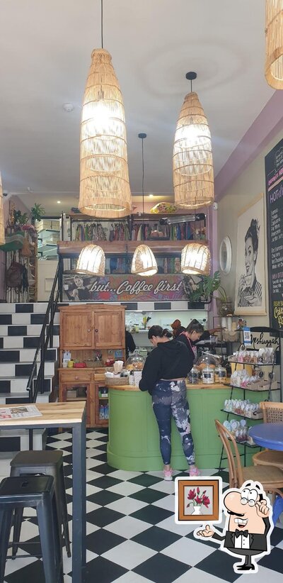 Gawjus Fish Hoek, Cape Town - Restaurant menu, prices and reviews