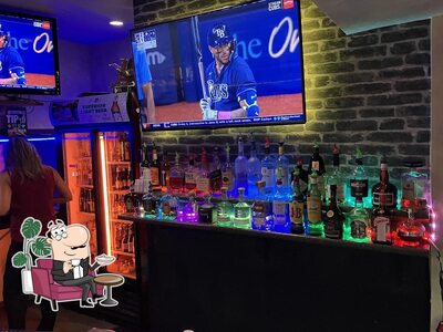 Gators Bar & Grill, Winfield - Restaurant menu, prices and reviews