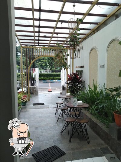 Crunchaus Klojen, Malang - Restaurant menu, prices and reviews