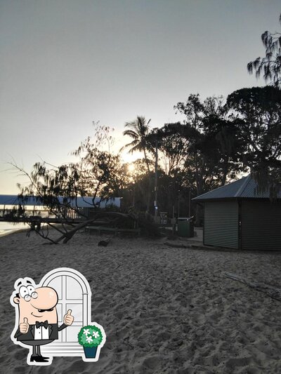 Curlew Cafe, Coochiemudlo, Coochiemudlo Island - Restaurant menu ...
