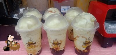 Vaklushake Mango Graham Shake, Parañaque - Restaurant menu, prices and ...