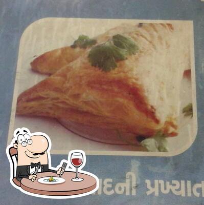Shree Karnavati Kachi King Dabeli & Vadapav, Ahmedabad - Restaurant ...