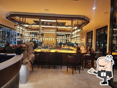 Pella Signature, Burr Ridge - Restaurant menu, prices and reviews