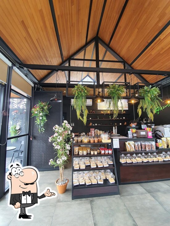 ลูกหว้า กาแฟ สาขาในปั๊ม Caltex ตรงข้ามวัดหนองหว้า, Nikhom Phatthana ...