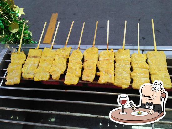 Menu at ลุงตู่ หมูเต๊ะ ร้านหมูสะเต๊ะ restaurant, Bang Phlap