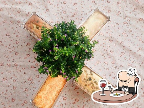 ฟาร์มผลิตสุข ต้นอ่อนข้าวสาลี wheatgrass restaurant, Tha Pho