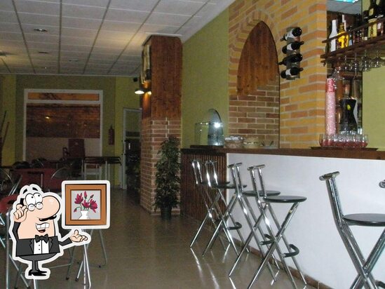 Maxim's Cafe' Lounge in Ondara