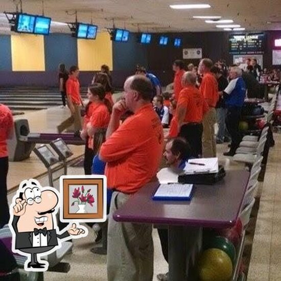 Comet Bowl, Charles City - Restaurant menu, prices and reviews