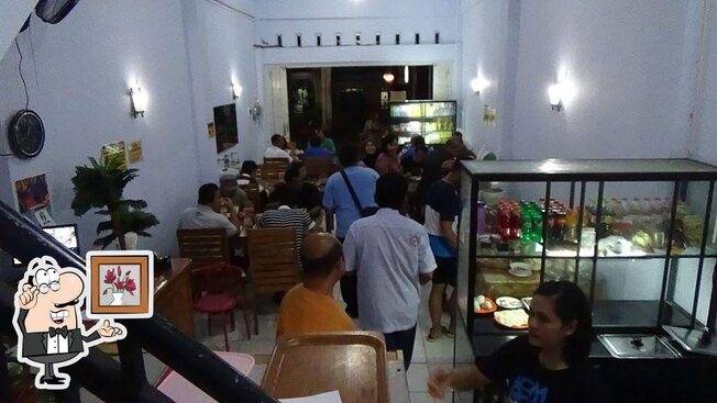 Menu at Rumah Makan dan Jajanan Victoria restaurant, Mataram