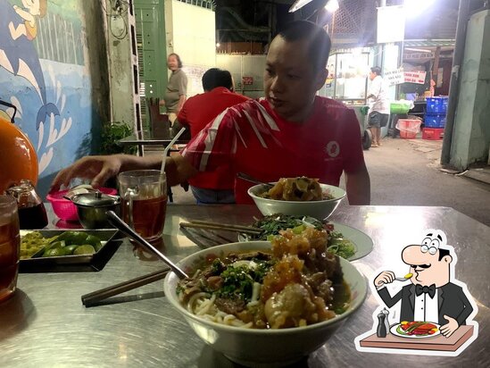 Restaurante Bún bò chú Vạn - 30 Năm, Ciudad Ho Chi Minh (Saigón ...