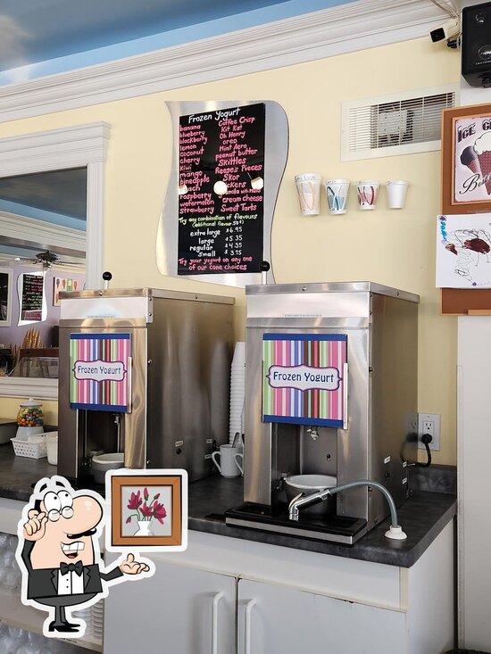 Waterfront Ice Cream & Frozen Yogurt, Amherstburg - Restaurant menu ...