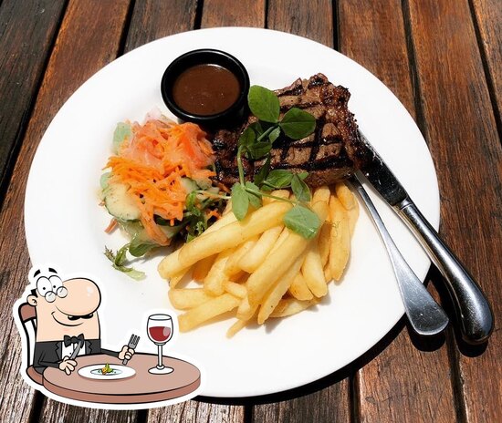 Surfair Beach Hotel in Marcoola - Restaurant reviews