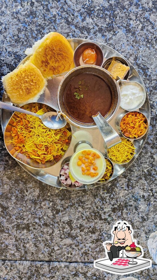 Oscarwadi Misal Kameri, Kameri - Restaurant reviews