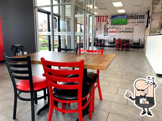 B12 Burger Acadie in Montréal - Restaurant menu and reviews