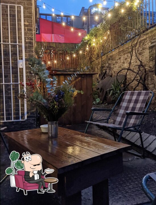 The Elliot Moose, London - Restaurant menu, prices and reviews