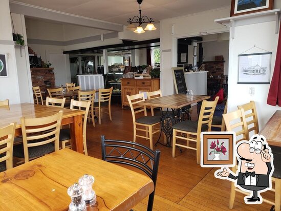 Menu at SIMPLY DIVINE CAFE, Egmont Village