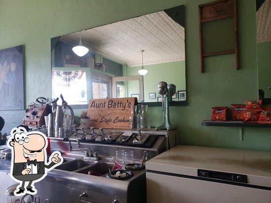 Aunt Betty's Restaurant in Pinckney - Restaurant menu and reviews