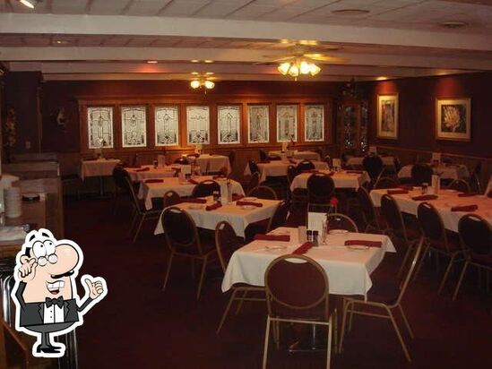 Menu at Stonehouse Restaurant & Lounge, Escanaba