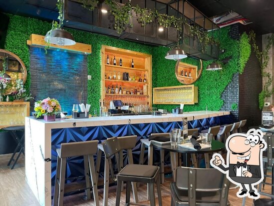 OASIS The Kitchen Lounge, Ave Maria - Restaurant menu, prices and reviews