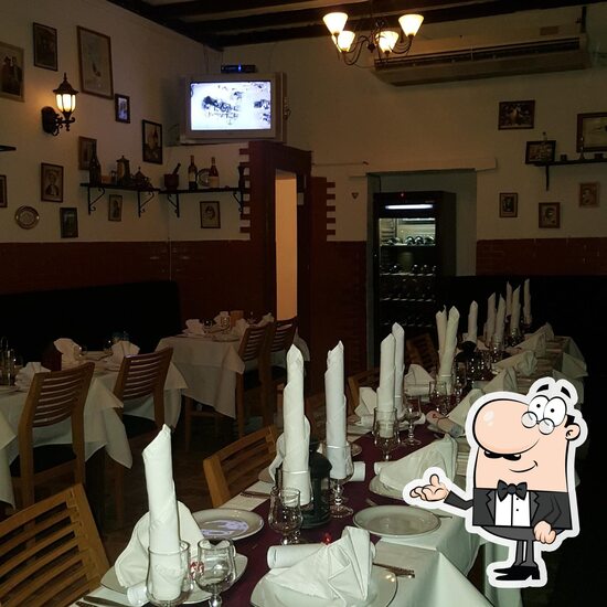Tunisia chicken restaurant, Tunis, R52J+GVX - Restaurant reviews