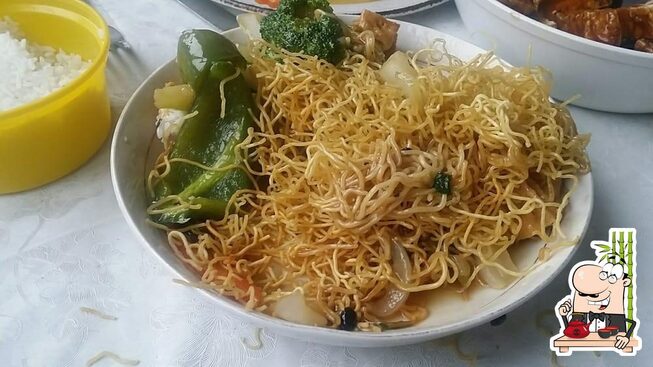 Fay Wong, 7020 Côte Saint Luc Rd in Montréal - Restaurant reviews