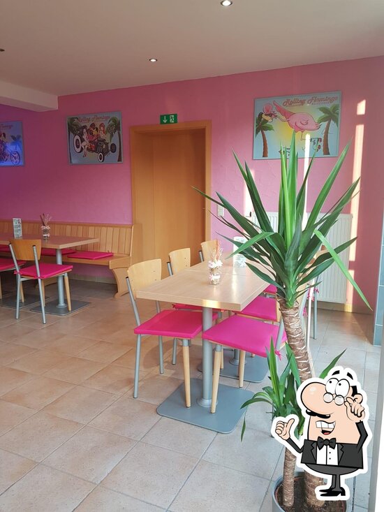 Rolling Flamingo Café Eis & Bonbon-Manufaktur pub & Bar, Stadtkyll ...