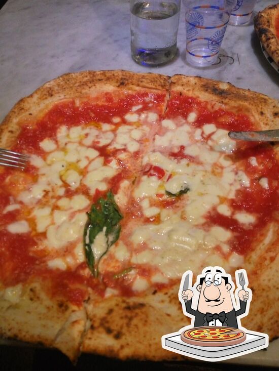 Pizzeria Sorbillo, Napoli, Via dei Tribunali - Menu e recensioni del ...