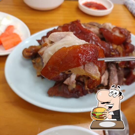Seongsu Braised Pork Feet, Seoul - Restaurant menu, prices and reviews