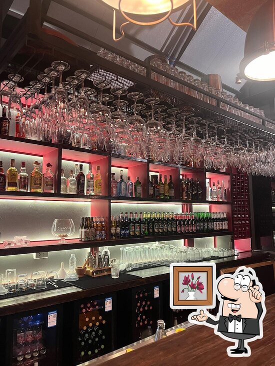 Bat & Bol Cafe Bistro, Bangkok - Restaurant menu, prices and reviews