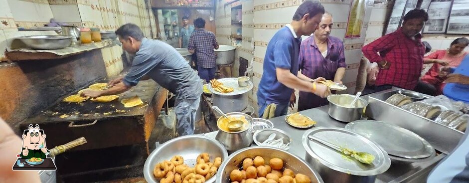 Sri sai baba tiffin room, Hyderabad - Restaurant reviews