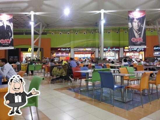 Hardee's restaurant, Sheikh Zayed City, Mall of Arabia - Restaurant ...