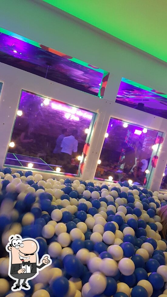FunHouse in Croydon - Restaurant menu and reviews