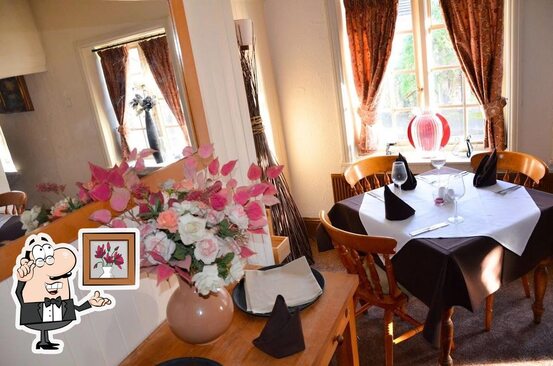 Menu at The Crown Inn Café and Public House Harbury, Harbury