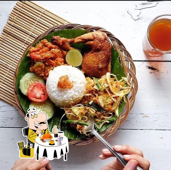 Restaurante Ayam Penyet Urap Mbok Judes, Medan, Jl. Seroja No.49 ...