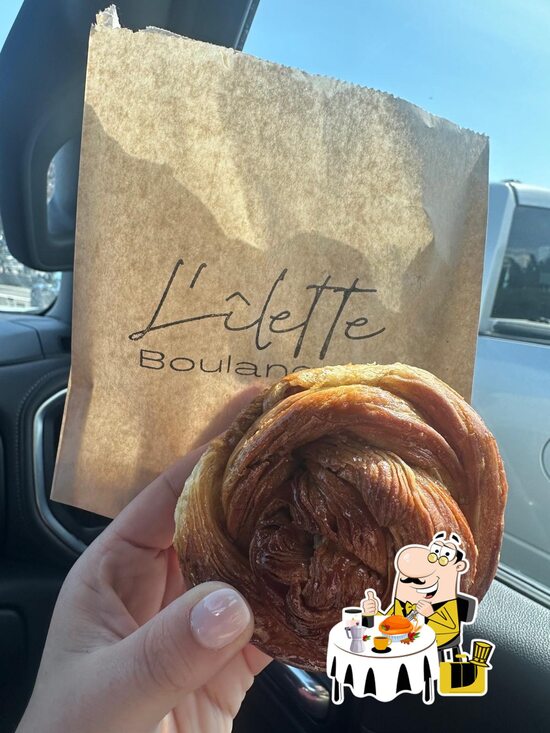 Menu at L'îlette Boulangerie, Qualicum Beach